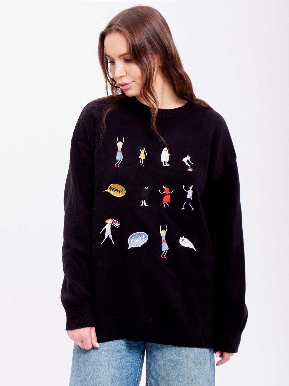 Джемпер  Джемпер женский oversize черный с вышитыми человечками милый 40-50