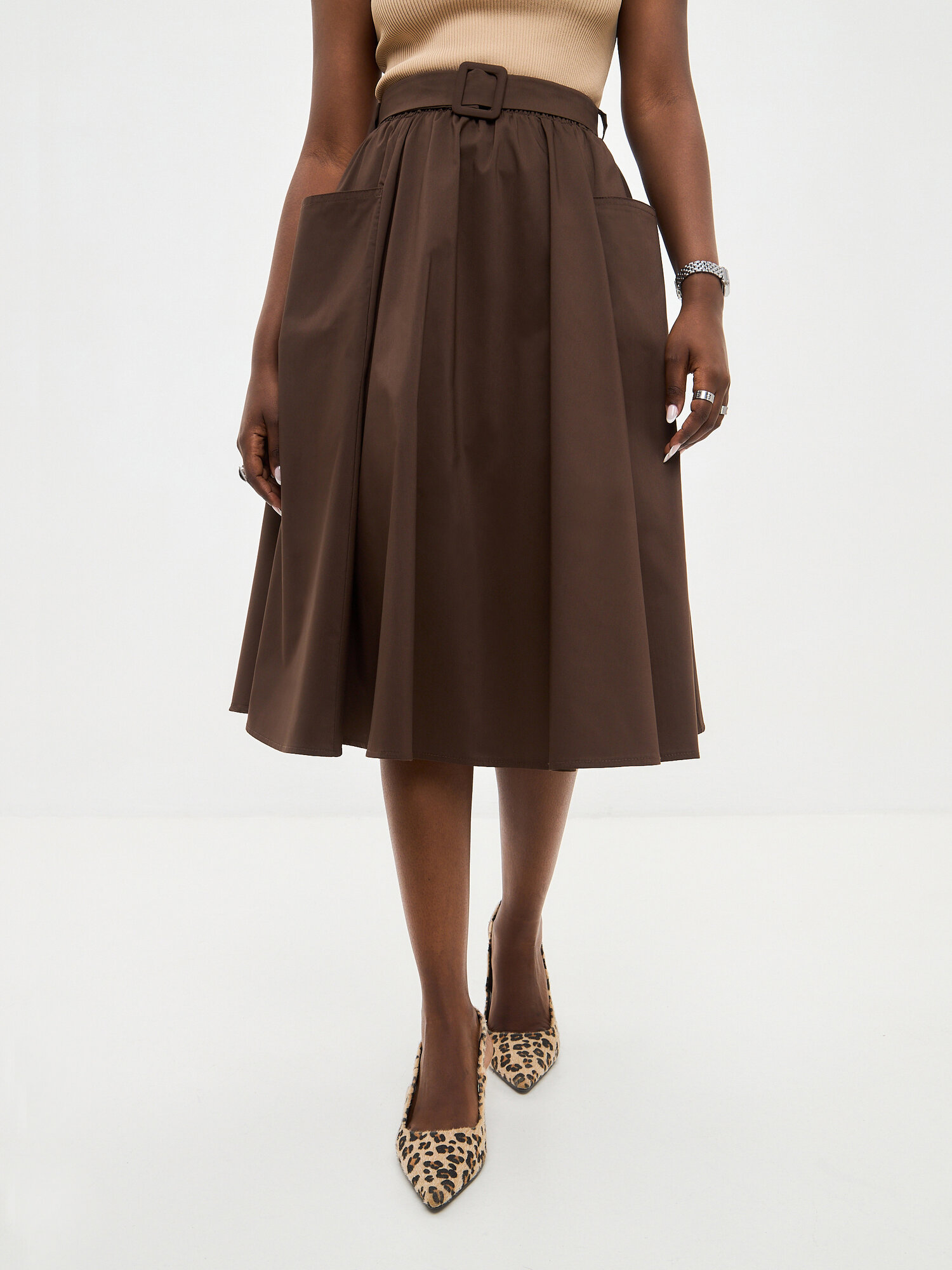 Юбка миди коричневая в складку на резинке с подкладом, карманами и поясом с пряжкой