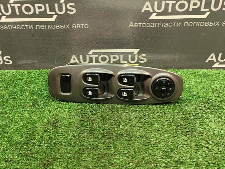 Блок управления стеклоподъемниками Hyundai Accent 2006 (1.5 G4EC-G) Б/У с пробегом Арт. 9269