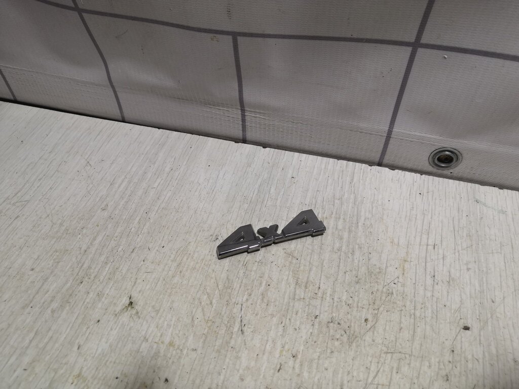 Эмблема Suzuki SX4 2006-2013