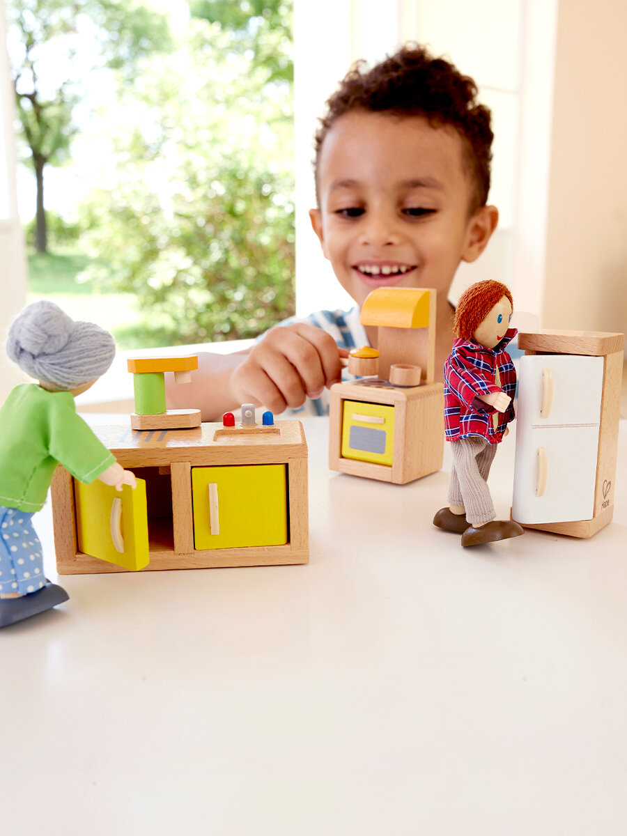 Набор мебели и аксессуаров для кукольного домика Hape Кухня E3453_HP