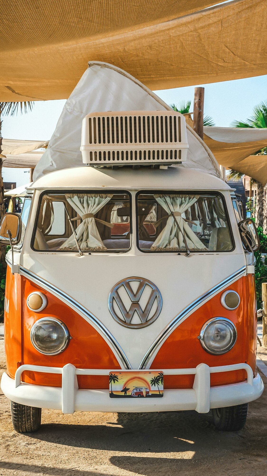 Картина на холсте 60x110 LinxOne "Автомобиль, интерьер для дома / декор на стену / дизайн