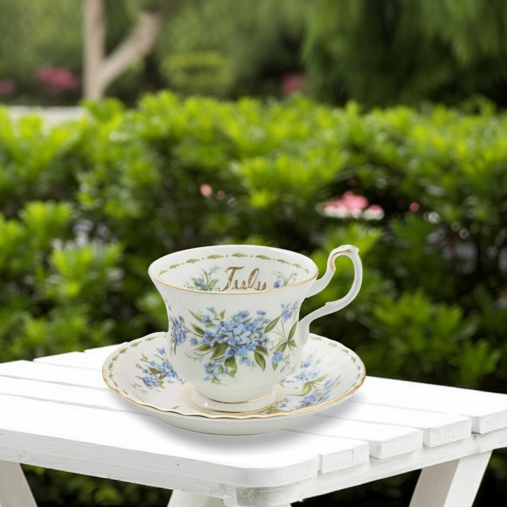 Чайная пара Royal Albert. Серия "Цветок месяца". Англия. Костяной фарфор. Клеймо 70-е гг. Сузуран в мае-RPMIKY