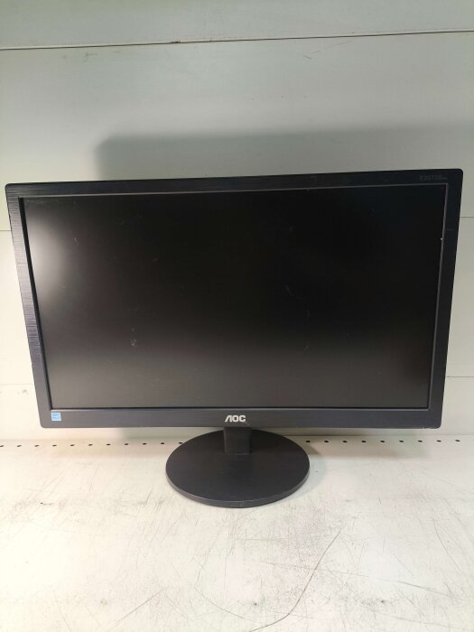 19.5" Монитор с дефектом AOC E2070SWN 1600x900@60 Гц, TN, LED, 5 мс, 600:1, 200 Кд/м², 90°/60°, VGA