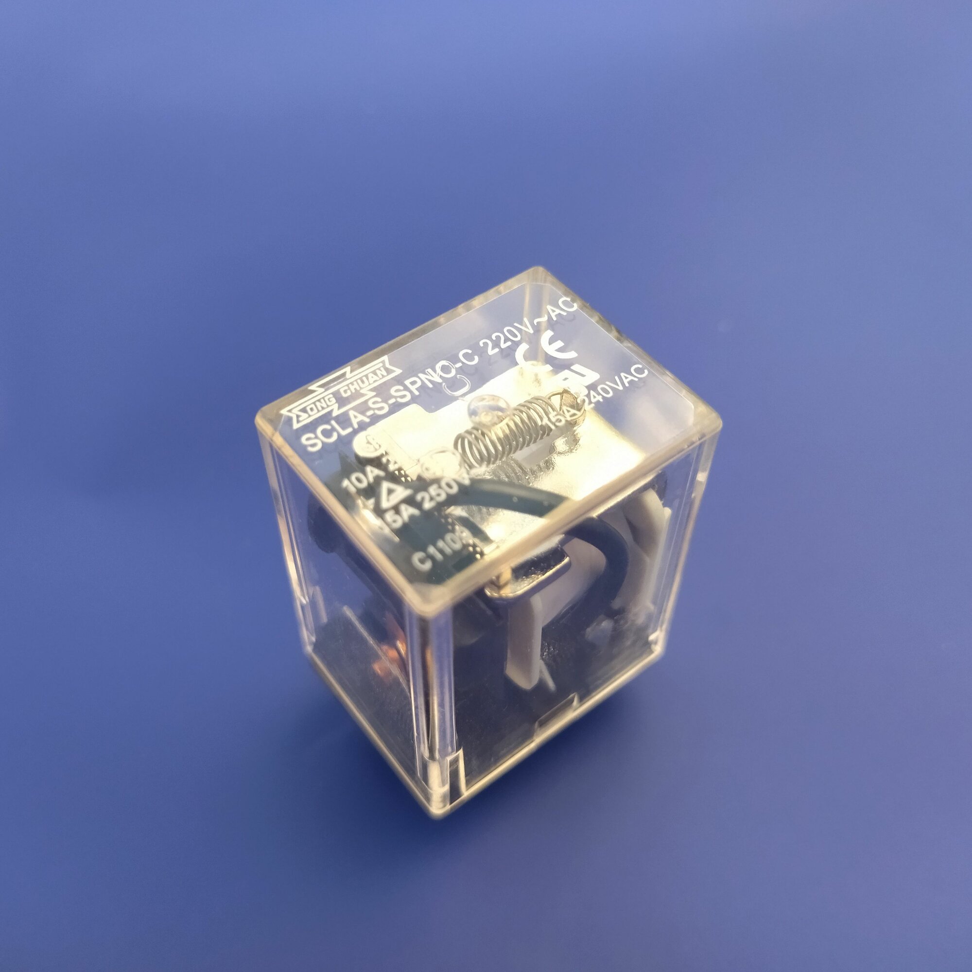 Электромагнитное промежуточное реле в колодку SCLA-S-SPNC-C 220VAC SONGCHUAN, SPNC, 15А 240VAC/28VDC, 1.2W
