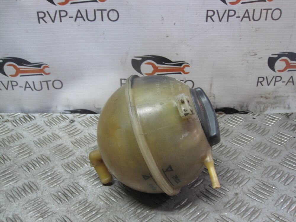 Бачок расширительный Volkswagen Passat B4 1.8