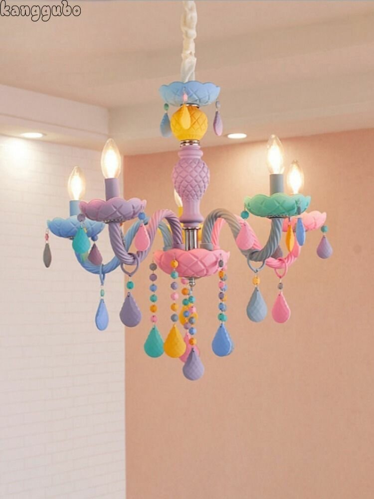 Креативная люстра для комнаты принцессы в цвете макарон