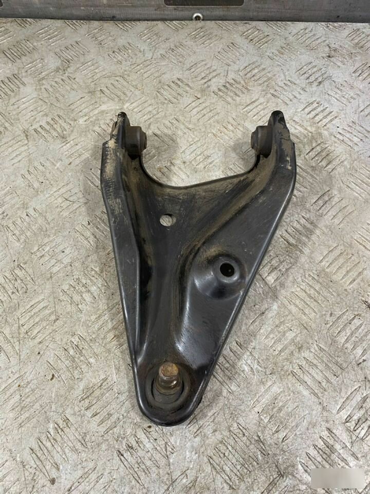 Рычаг передний левый Renault Logan 2009-2015