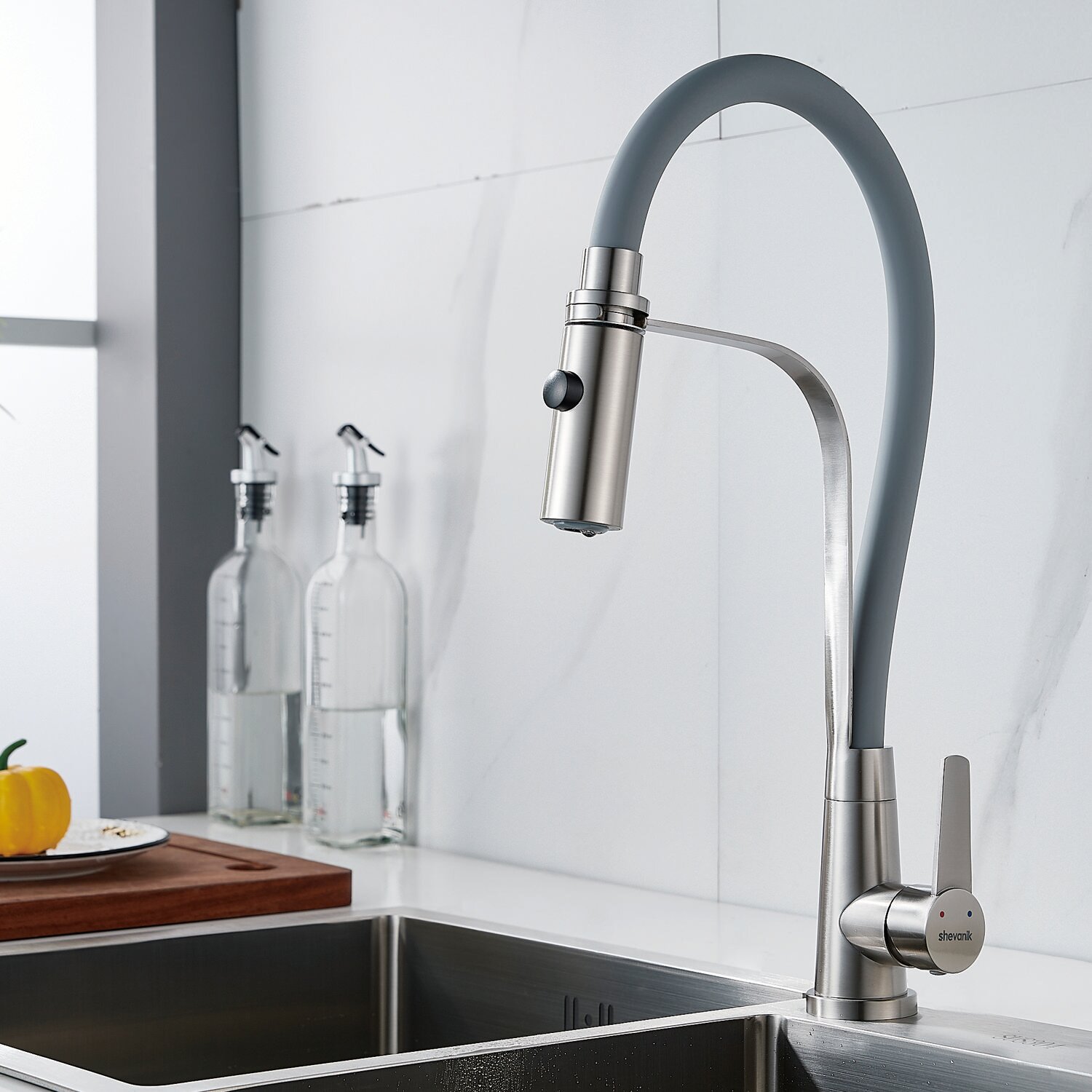 Смеситель для кухни Shevanik с гибким изливом, с выдвижным 2-х режимным аэратором, серебристый