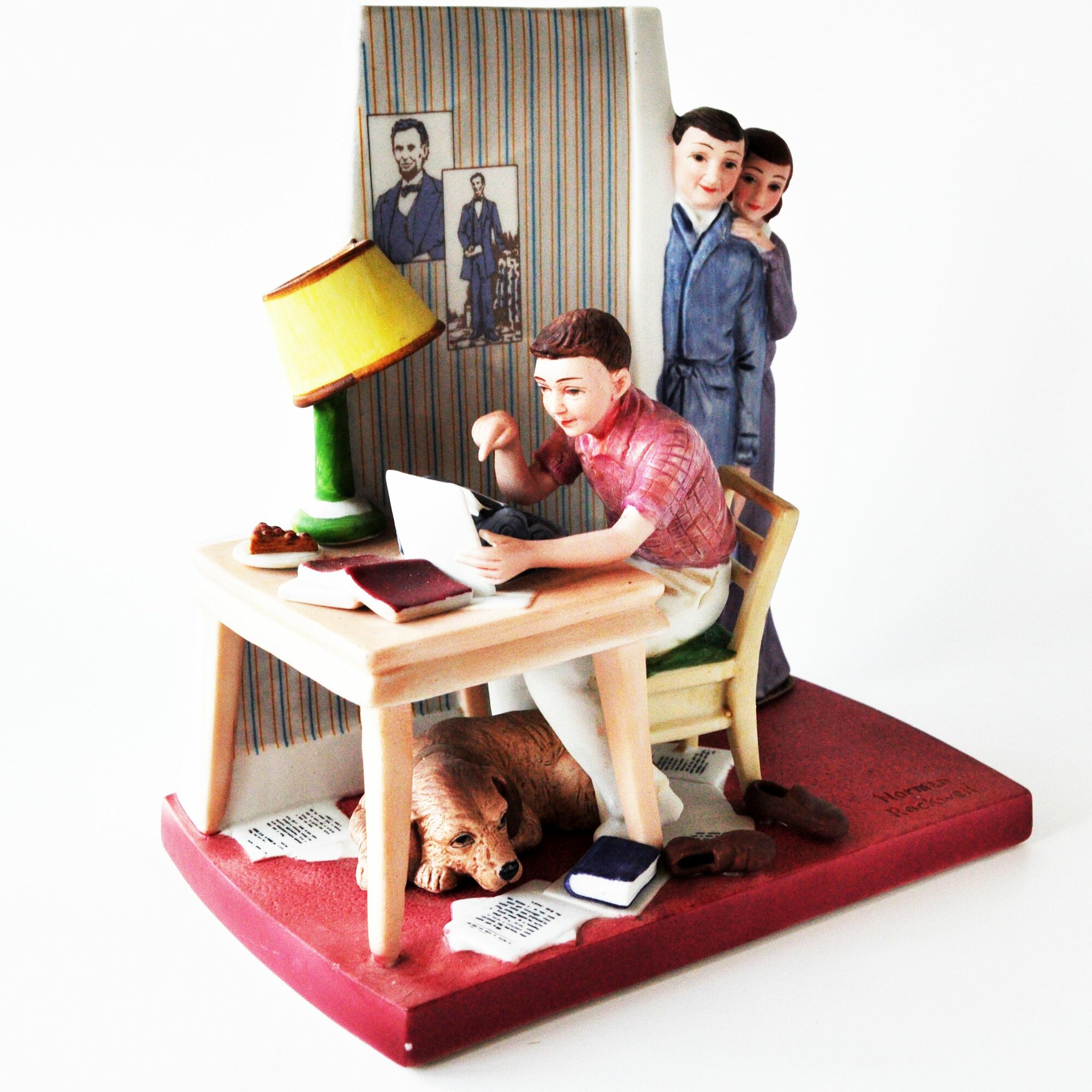 Коллекционная статуэтка "Студент" из коллекции "Американская семья" от Норман Роквелл. Фарфор, ручная роспись. Norman Rockwell, США-Япония,1980 год.