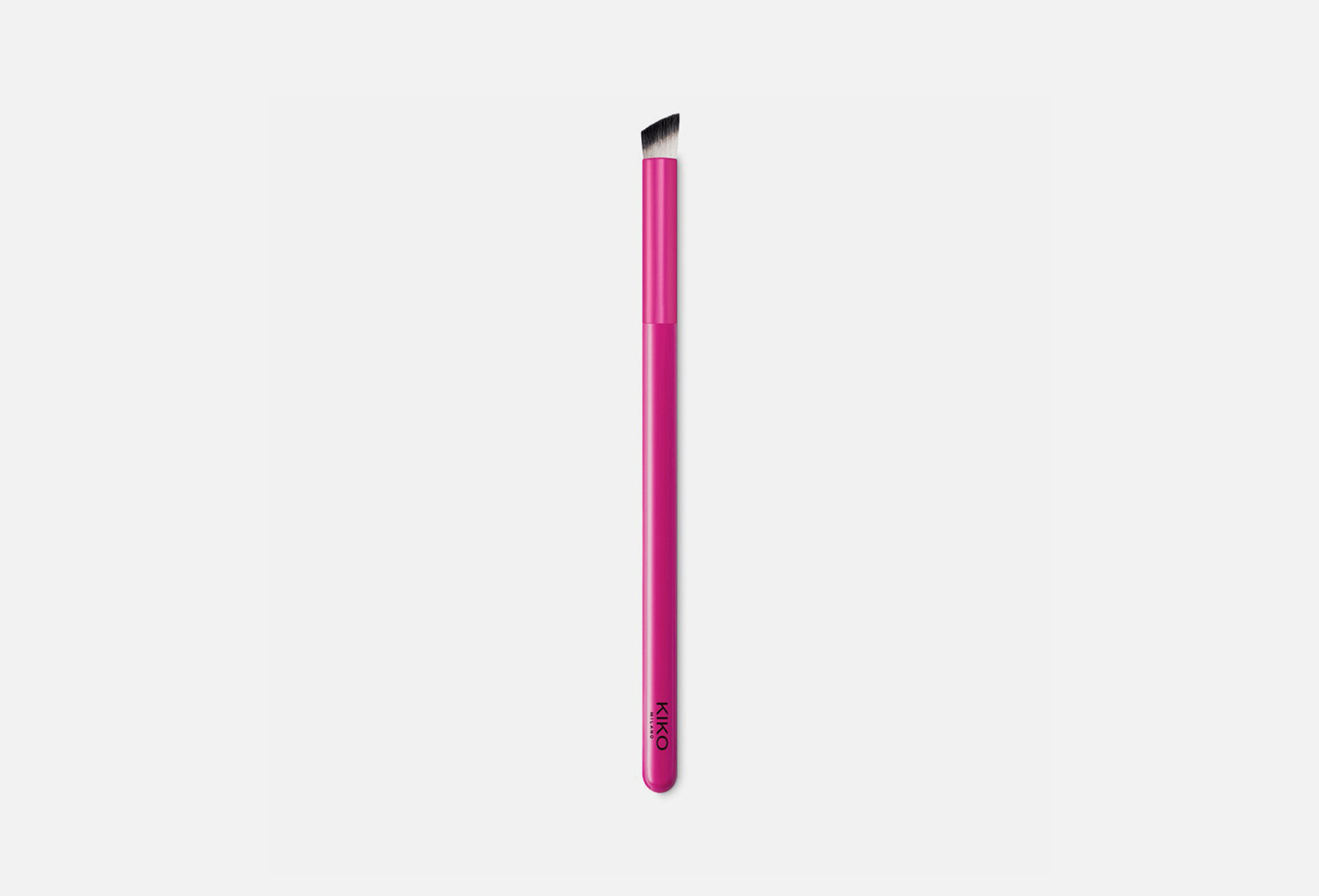 Скошенная кисть для области вокруг глаз для растушевки KIKO MILANO SMART BLENDING BRUSH