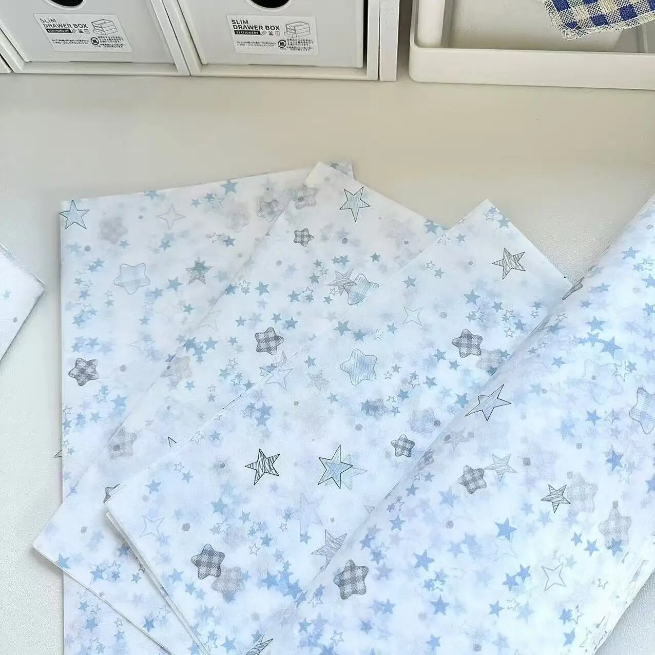 Красная тканевая бумага с клубничным узором, 10 листов