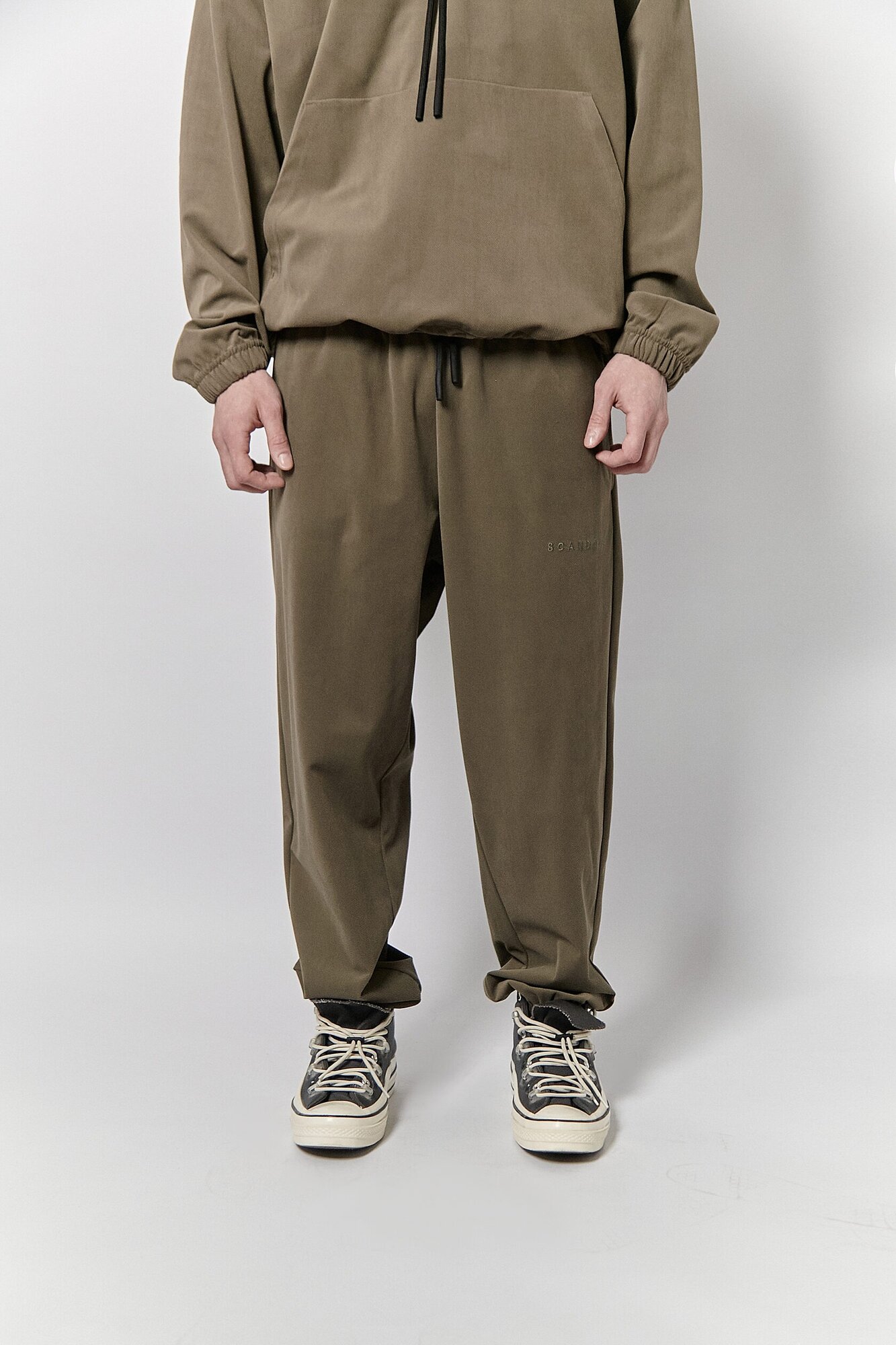 Брюки джоггеры