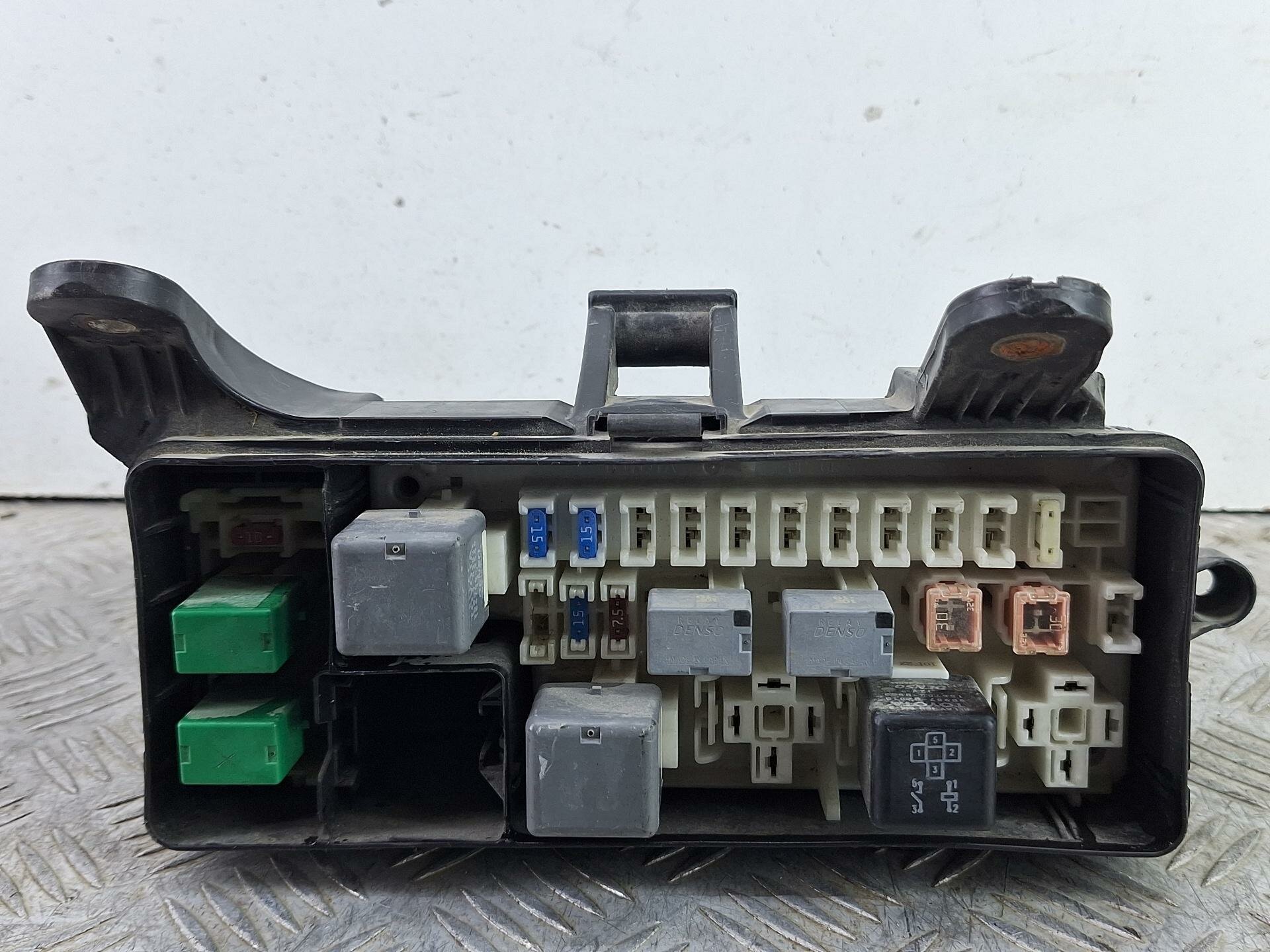 Блок предохранителей Toyota Avensis 3 T270 (2008 - 2011)