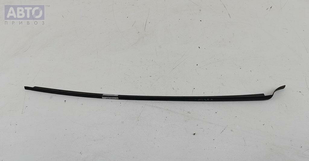 Молдинг лобового стекла Volkswagen Passat B5+ (GP)