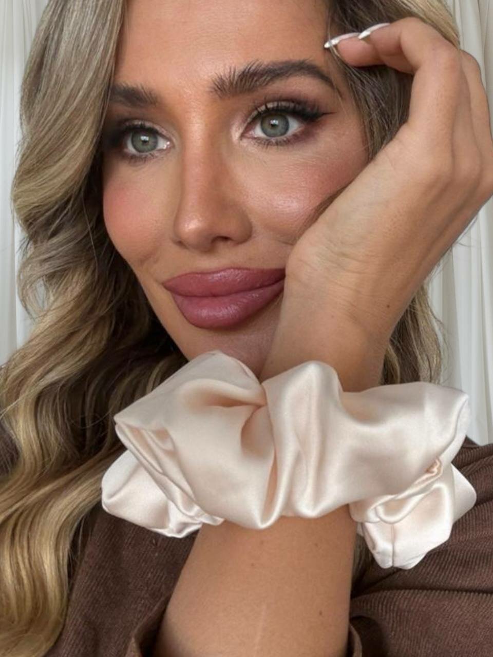 Резинка для волос Puch'ok, шелковая, ручная работа, бежевая, 14см