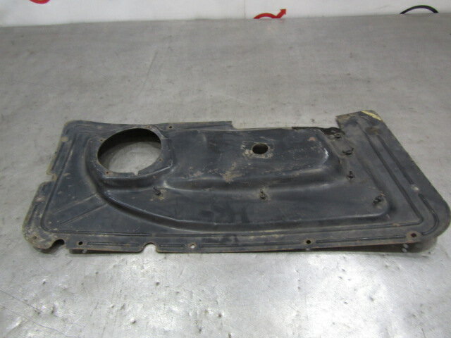 Накладка обшивки правой двери Volvo FM, FM, погнута