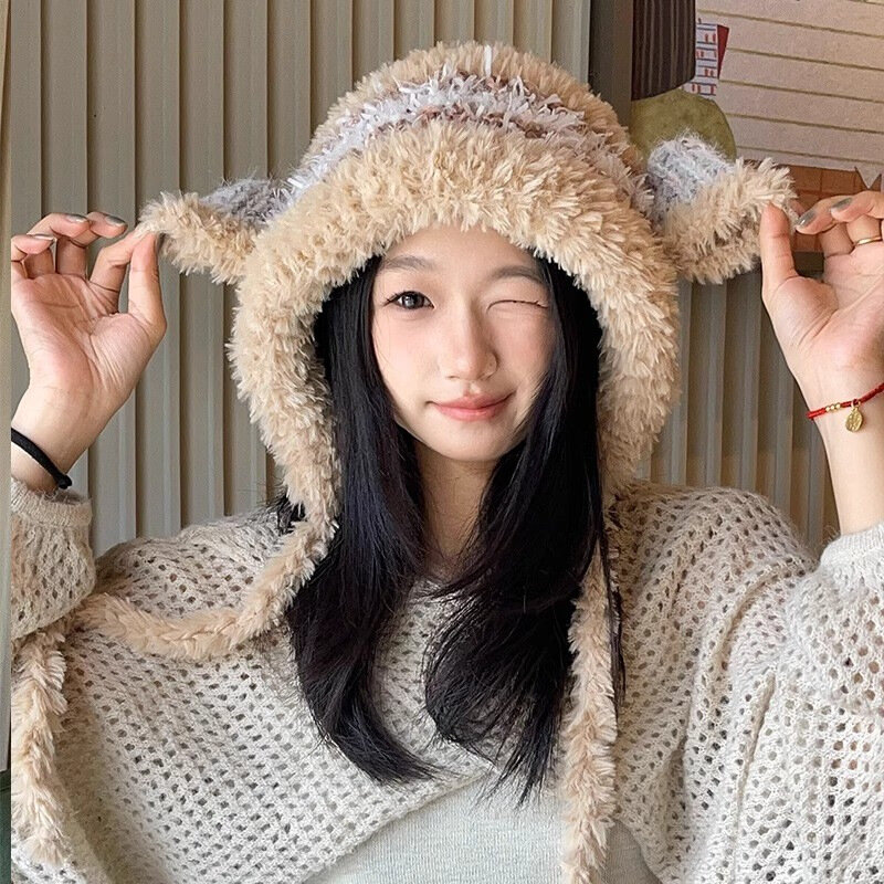 Симпатичная плюшевая шапка с ушками ягненка для женщин, новинка 2025 года, зимняя вязаная шапка с большим обхватом головы, теплая защита ушей, шапка Lei Feng