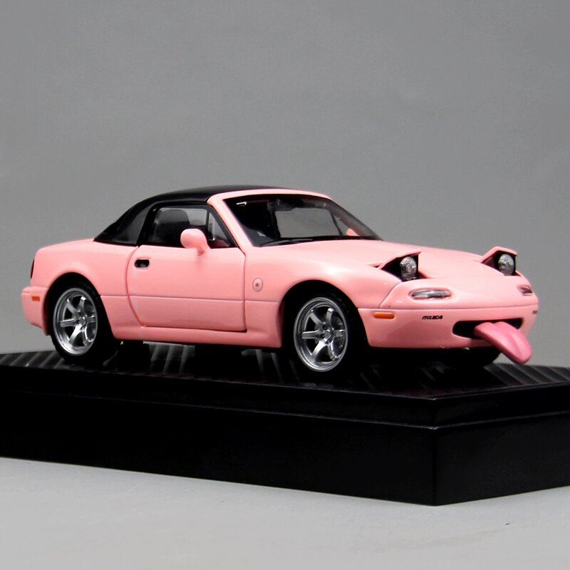 Модель автомобиля Mazda MX-5 из сплава 1/32 с подставкой, розовый
