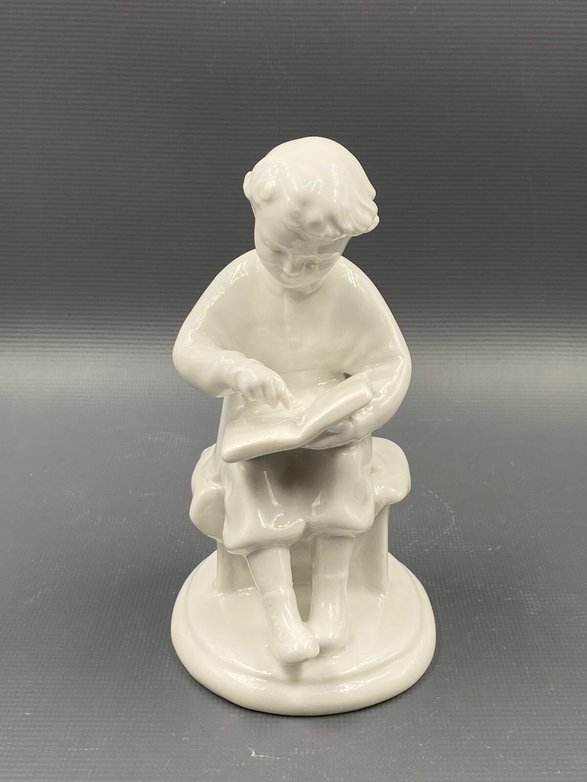 Фарфоровая Статуэтка Юный Ленин в детстве Высота 14 см ЛФЗ СССР