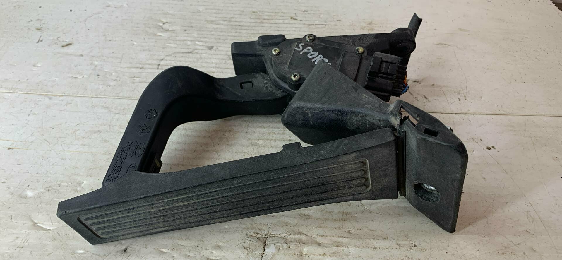 Педаль газа Kia Sportage 3 2013 DH327262S000