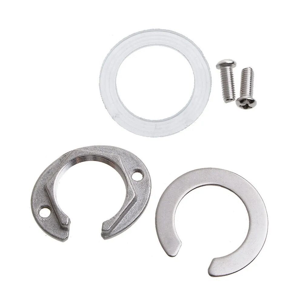 Комплект крепления крана C типа с гайкой и шайбой