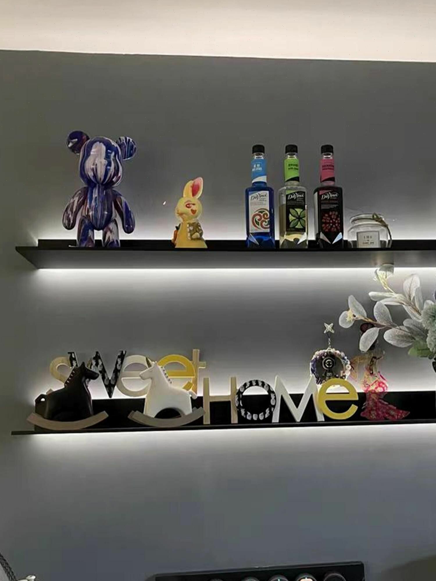 Влагостойкие алюминиевые полки с премиум LEDподсветкой для настенного монтажа