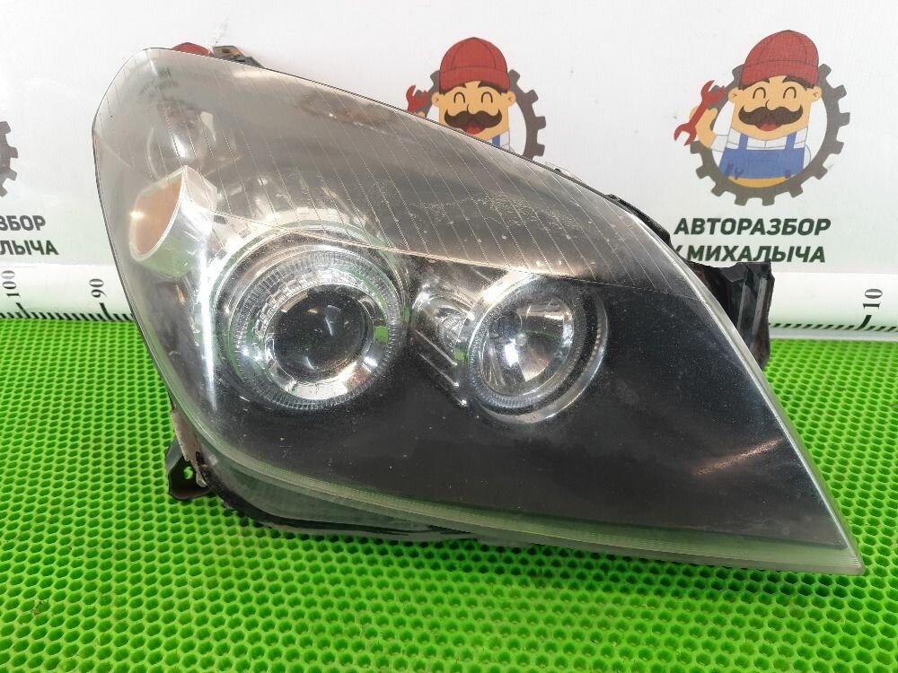 Фара правая оригинал Опель Астра H 4421140RMLEMN1