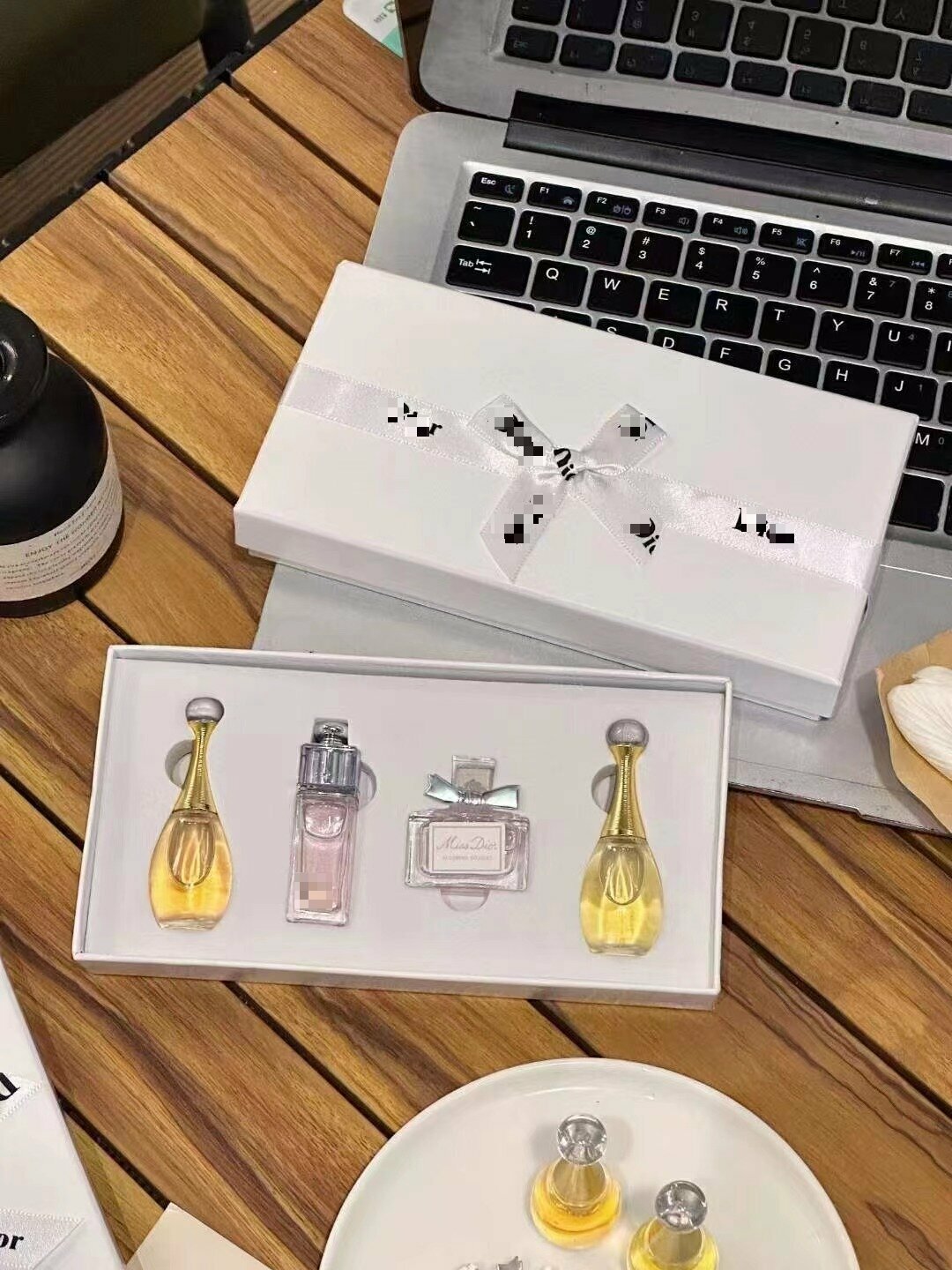 Набор парфюмерии от крупного бренда, 7 предметов, долговечный легкий аромат, подарочная коробка, подарок на день рождения, рождественский подарок, сувенир