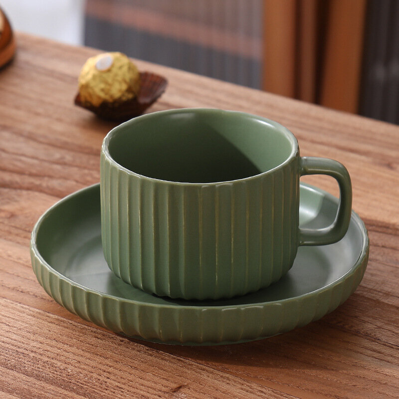 Набор чашек и блюдец для офисного послеобеденного чая в стиле Ins с подставкой и ложкой, винтажный керамический набор кофейных чашек для домашнего использования