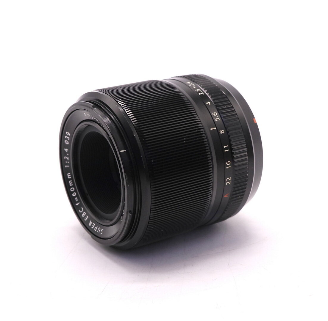 Универсальный объектив Fujifilm XF 60mm f/2.4 R Macro