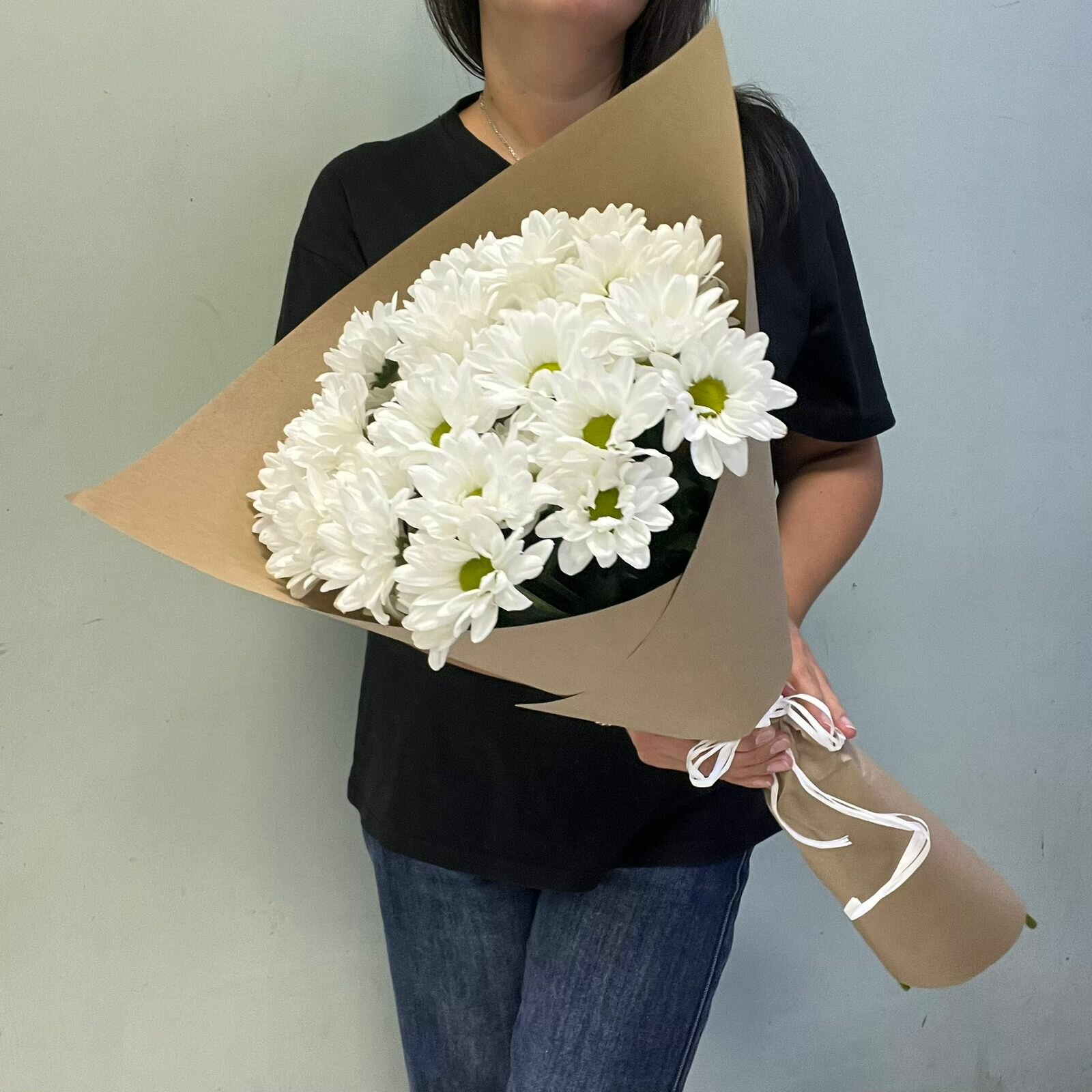 Букет белых хризантем