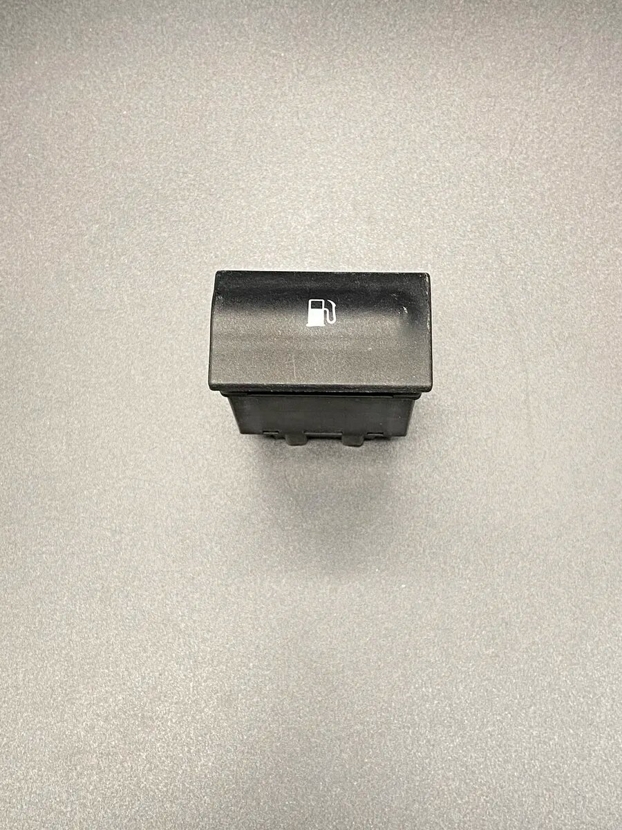 Кнопка открывания лючка бензобака Контрактный VAG