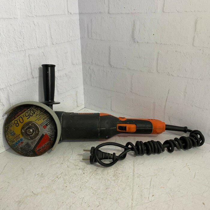 Болгарка Black&Decker KG1202