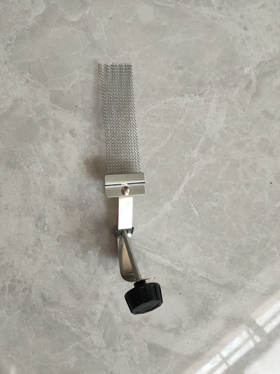 Подструнник для перкуссии с регулировкой