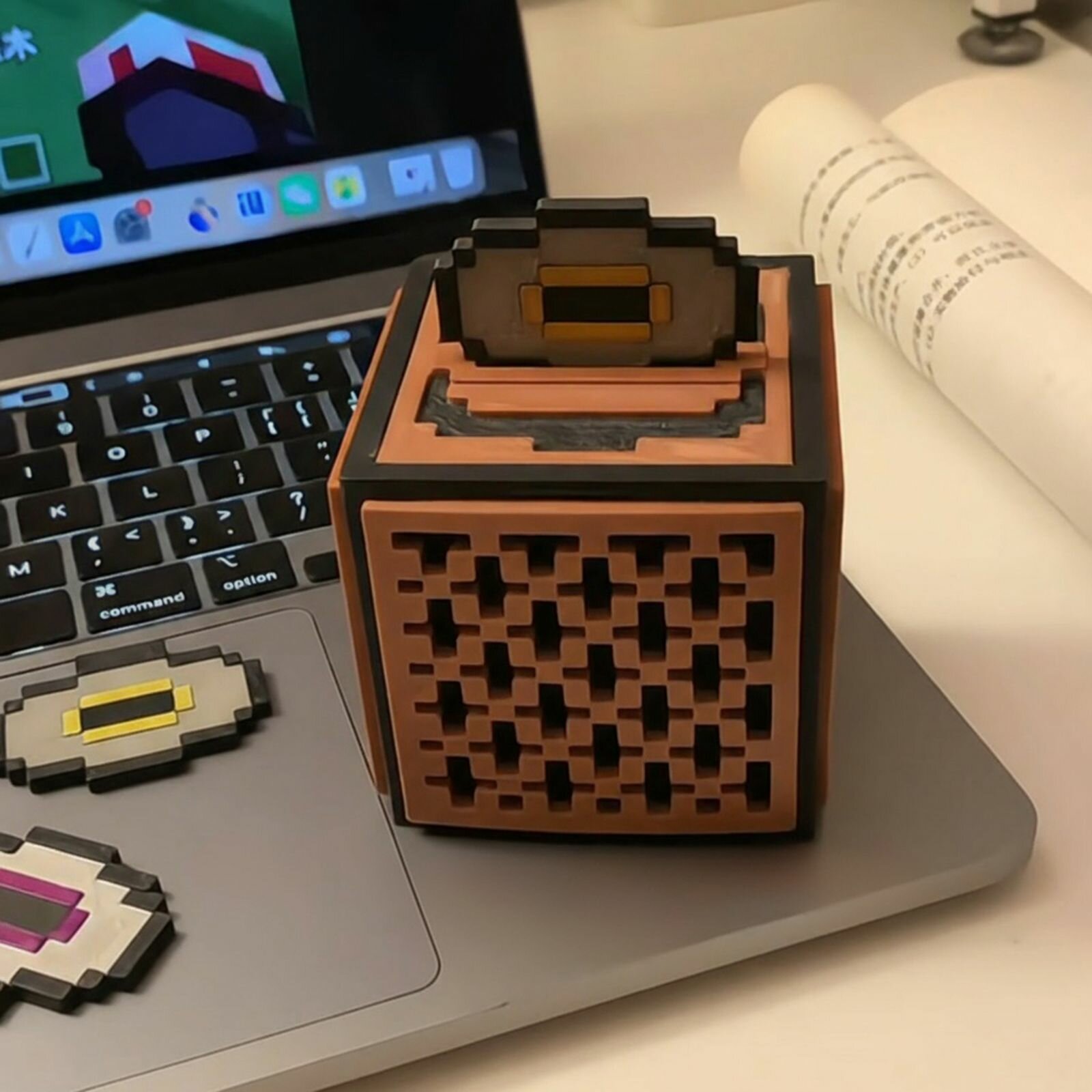 Игровые товары Модель музыкальной шкатулки Redstone со светодиодной подсветкой и музыкой для подарков фанатам