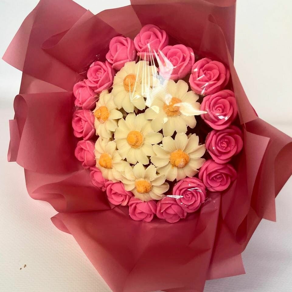 Сладкий букет из конфет ТД НебыковА шоколадные розы ромашки