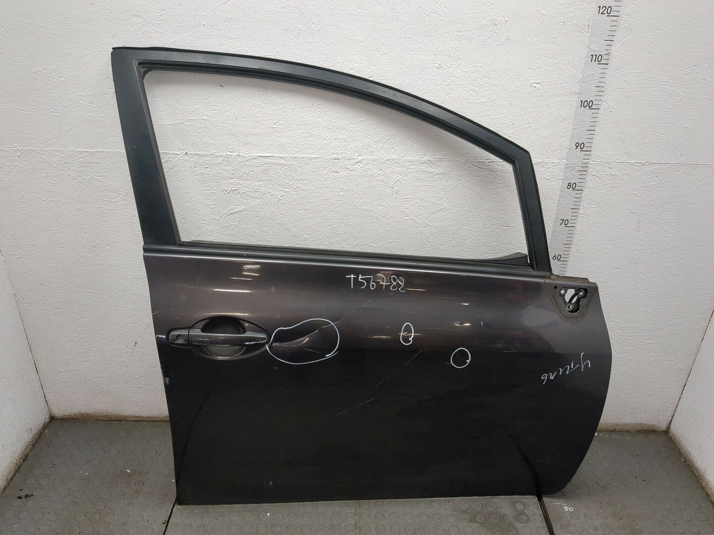 Дверь боковая (легковая) правая передняя Toyota Auris E15 Б/У