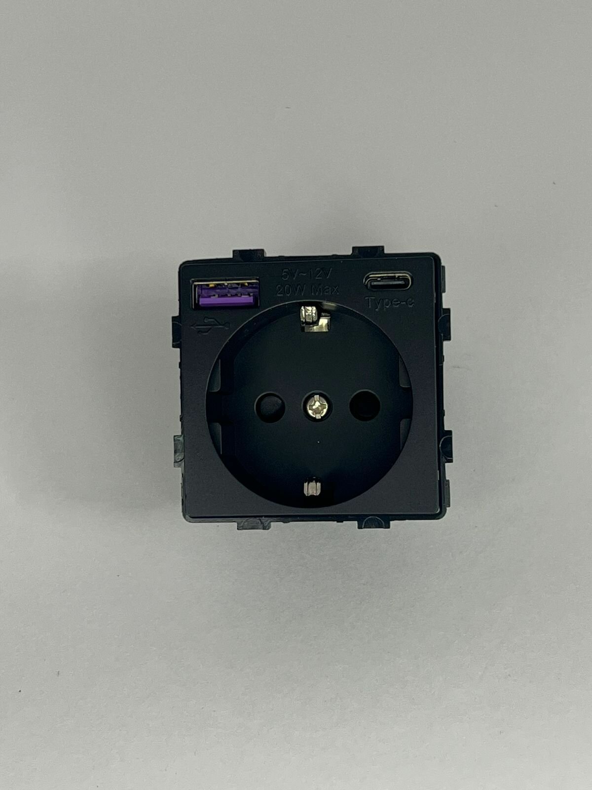 Черный розеточный блок с усиленной зарядкой 20W USB и type C, Fast Charg