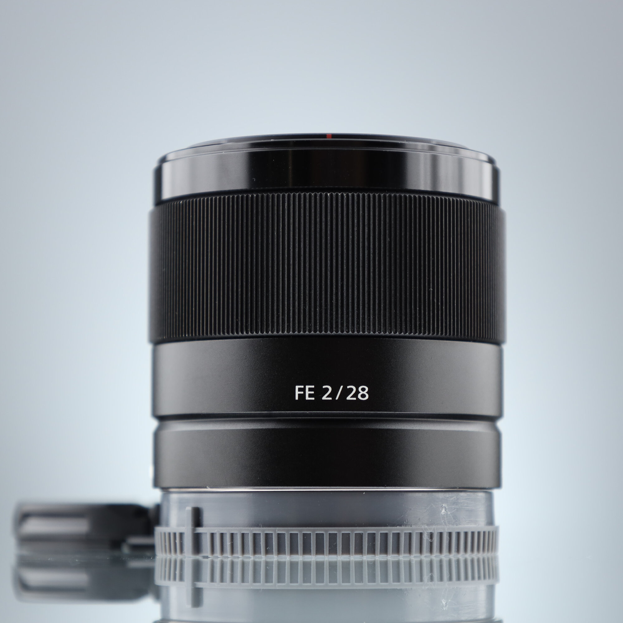 Sony FE 28mm f/2 (SEL28F20)