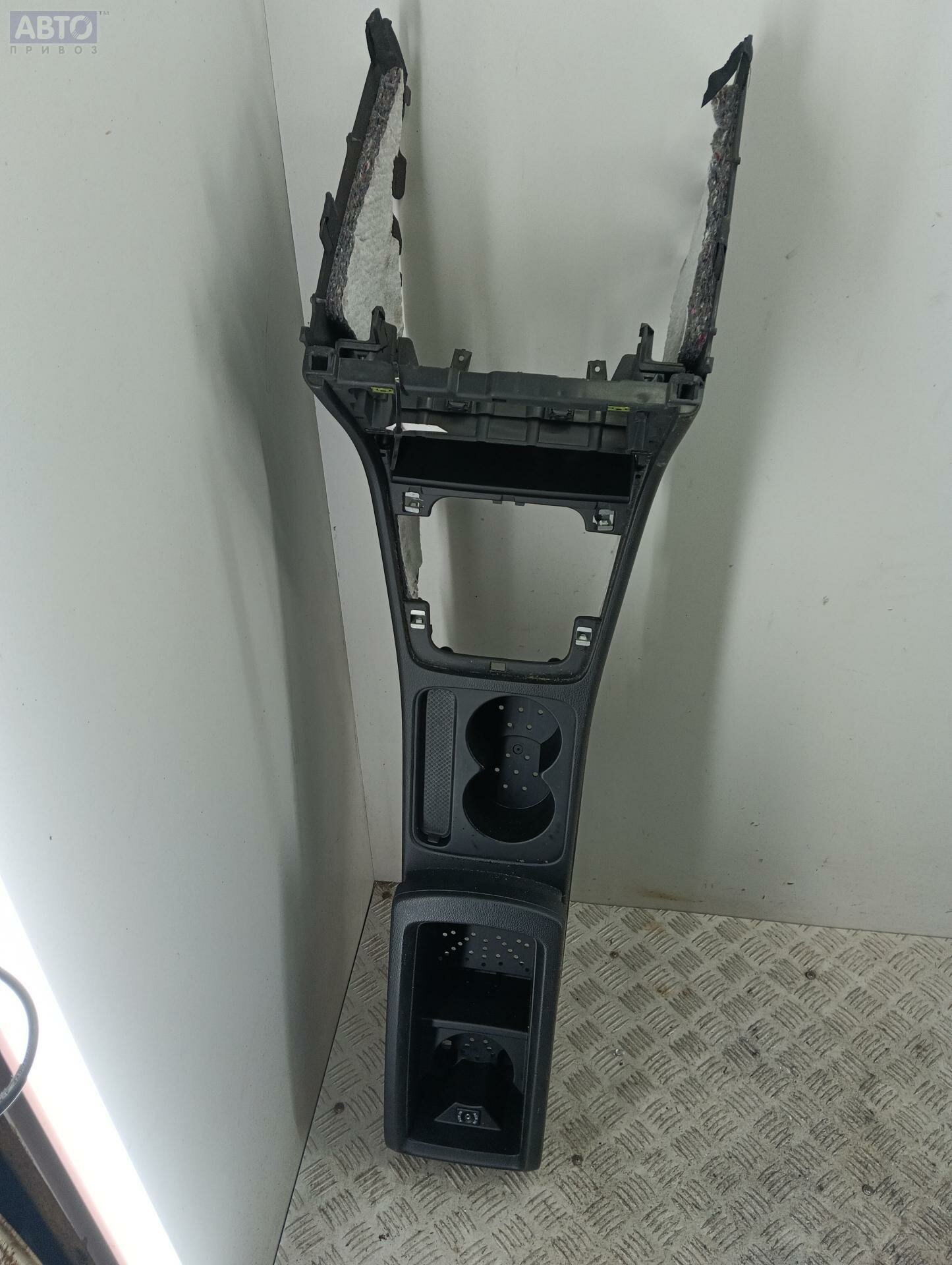 Подлокотник Volkswagen Passat B6