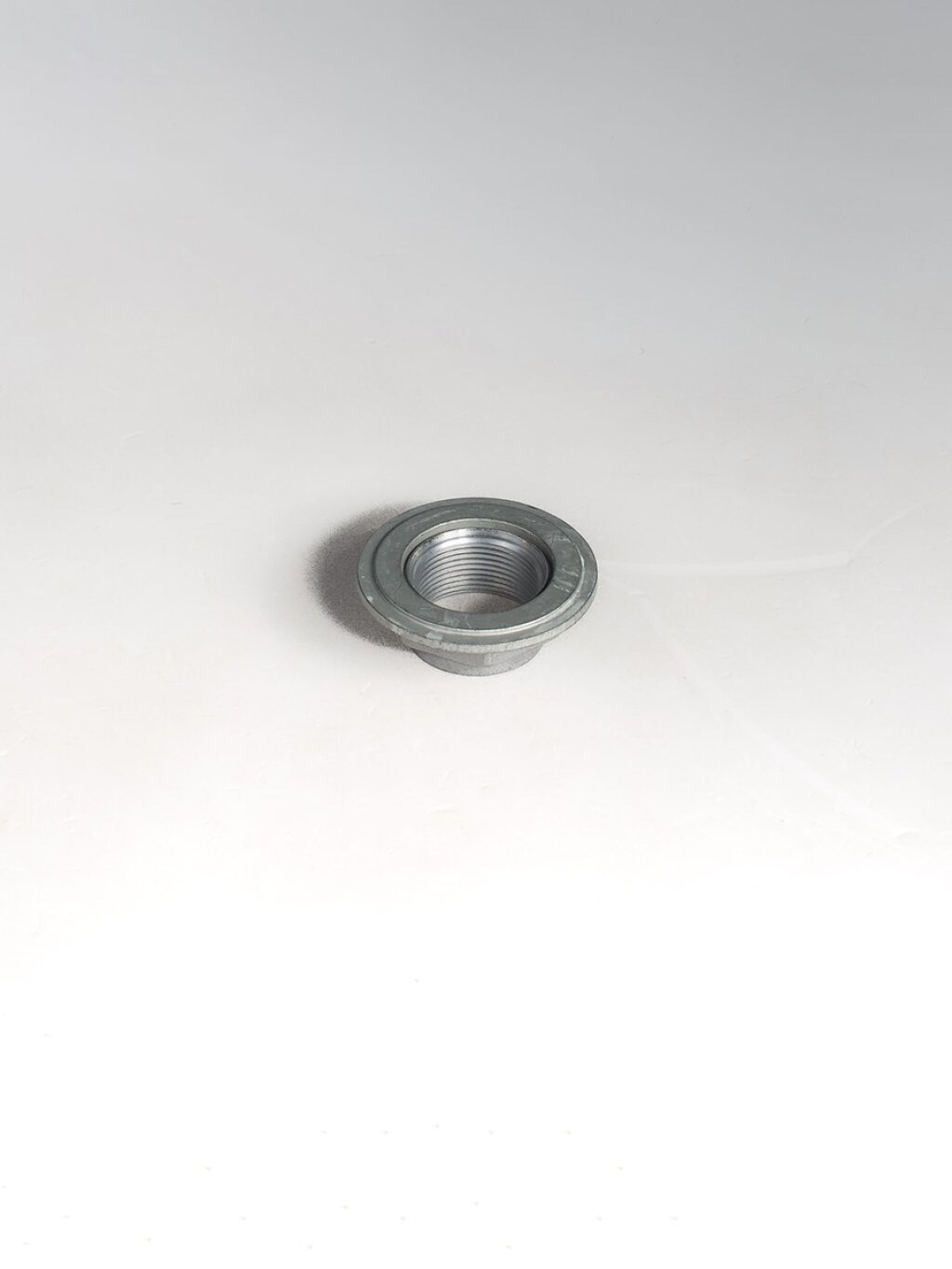 Гайка крепления ступицы колеса Citroen/Peugeot 373932