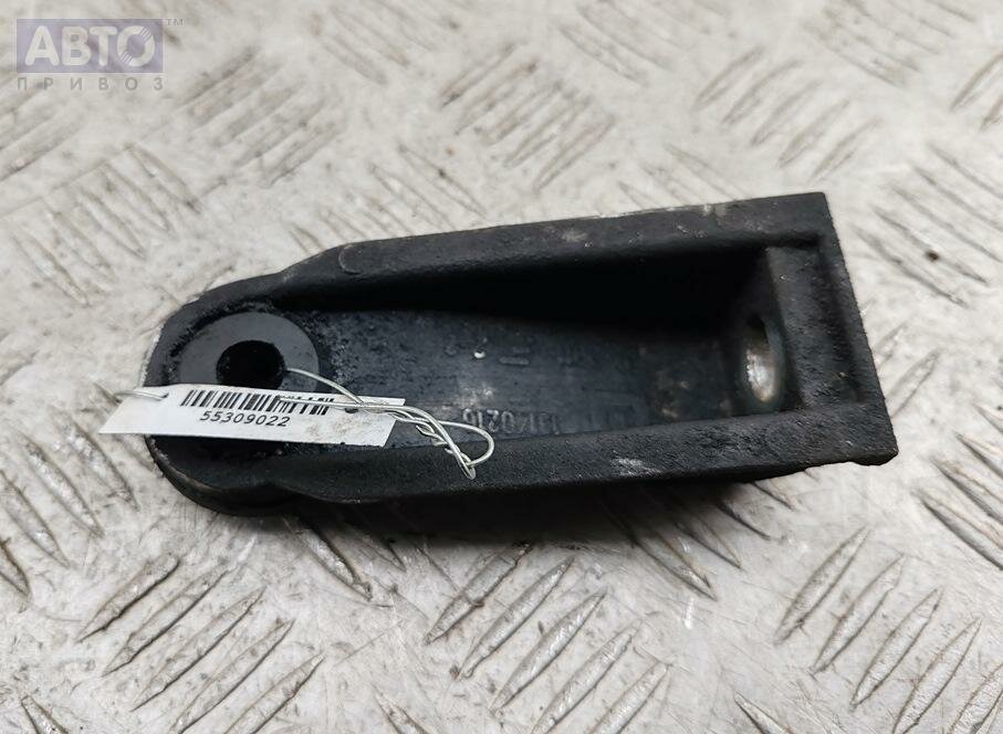 Кронштейн радиатора Opel Vectra C (2002-2008)