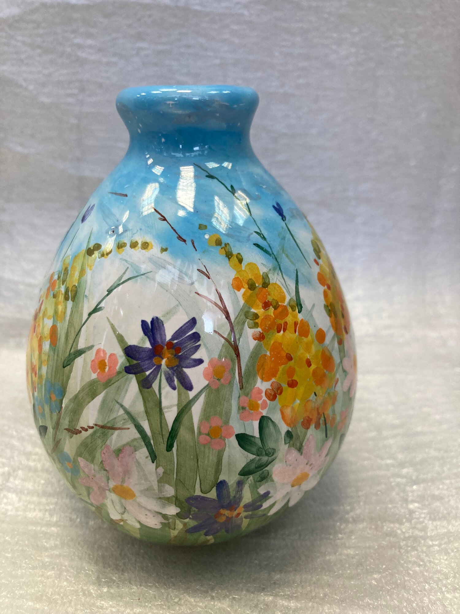 Вазочка "Полянка с ромашками и львиным зевом" средняя , майолика, 11.5x9 см . Арт-салон на Октябрьской