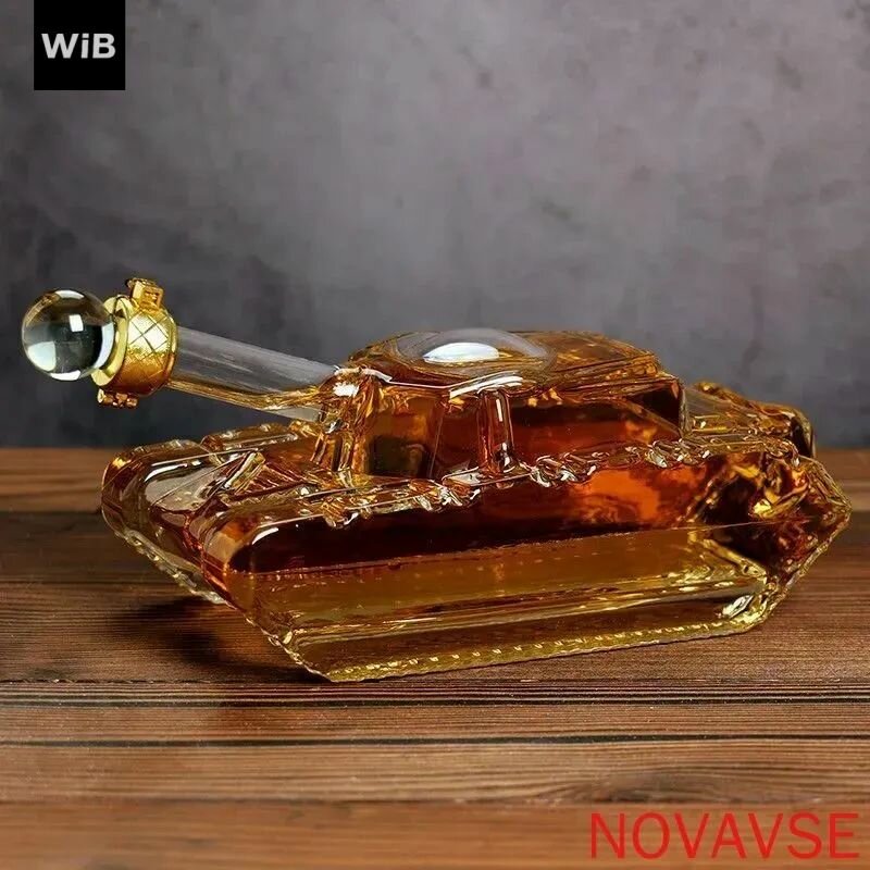 WIB Бутылка Бутылка для алкоголя в форме танка, 0.5 л, 1 шт