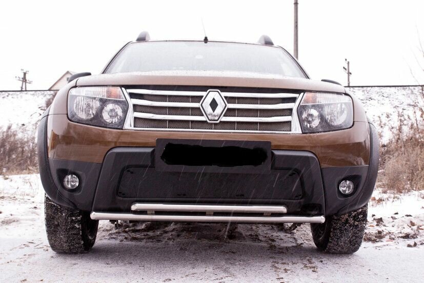 Зимняя заглушка решетки переднего бампера (без дхо и обвеса) Renault Duster 2010-2014 (I поколение)
