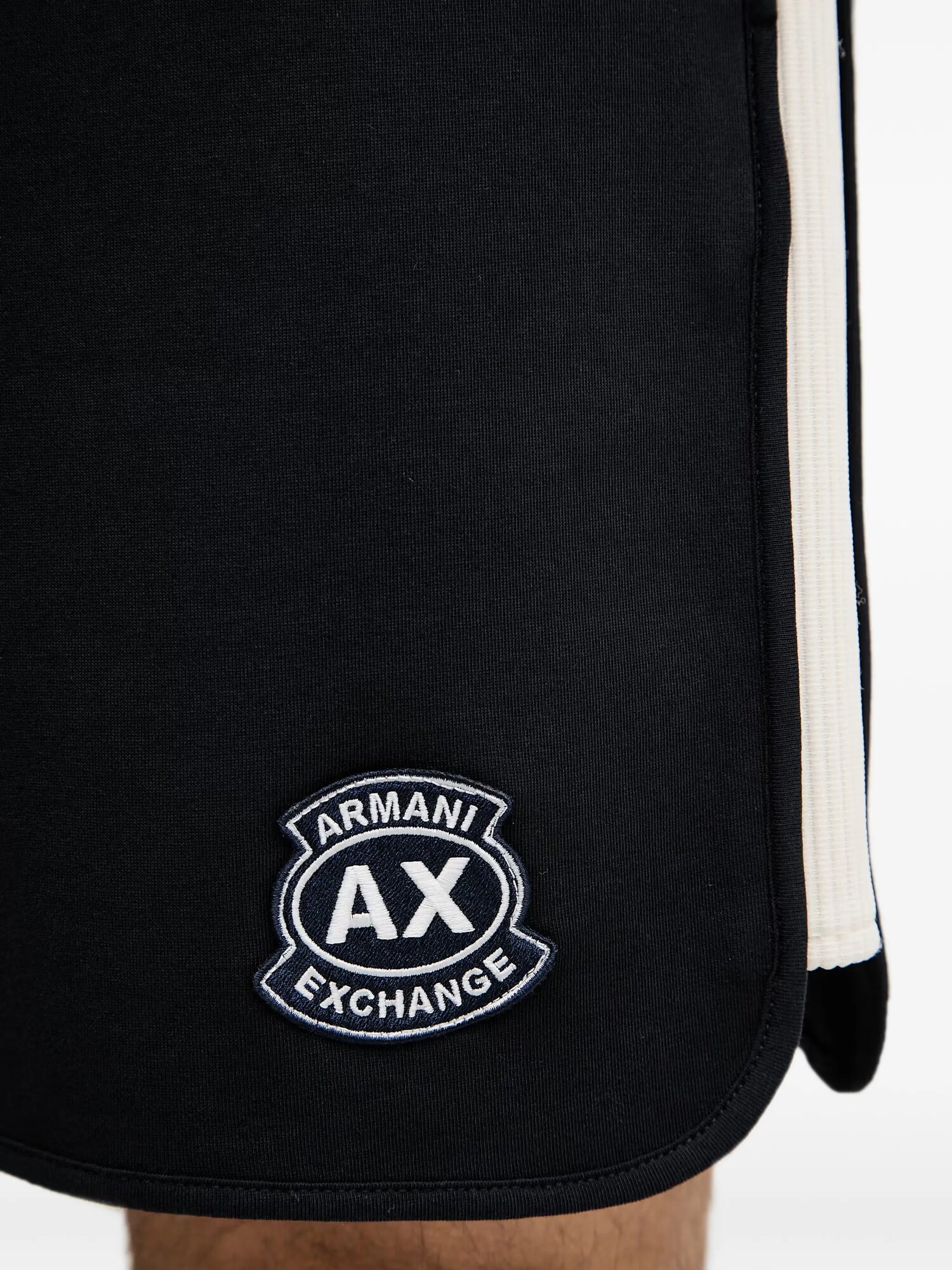 Шорты Armani Exchange Logo-patch side-stripe shorts, размер 50 — фото 1