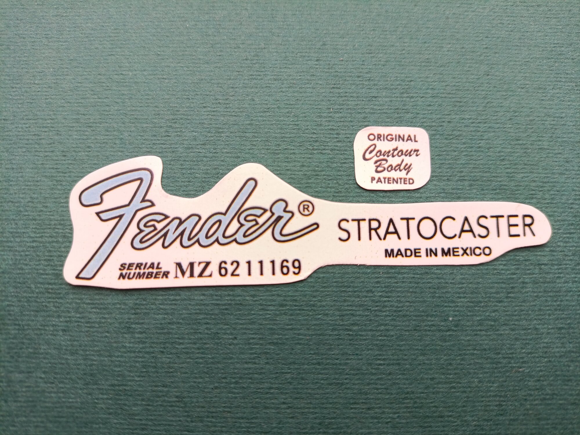 Деколь (водный перевод) на голову грифа электрогитары Fender Stratocaster.