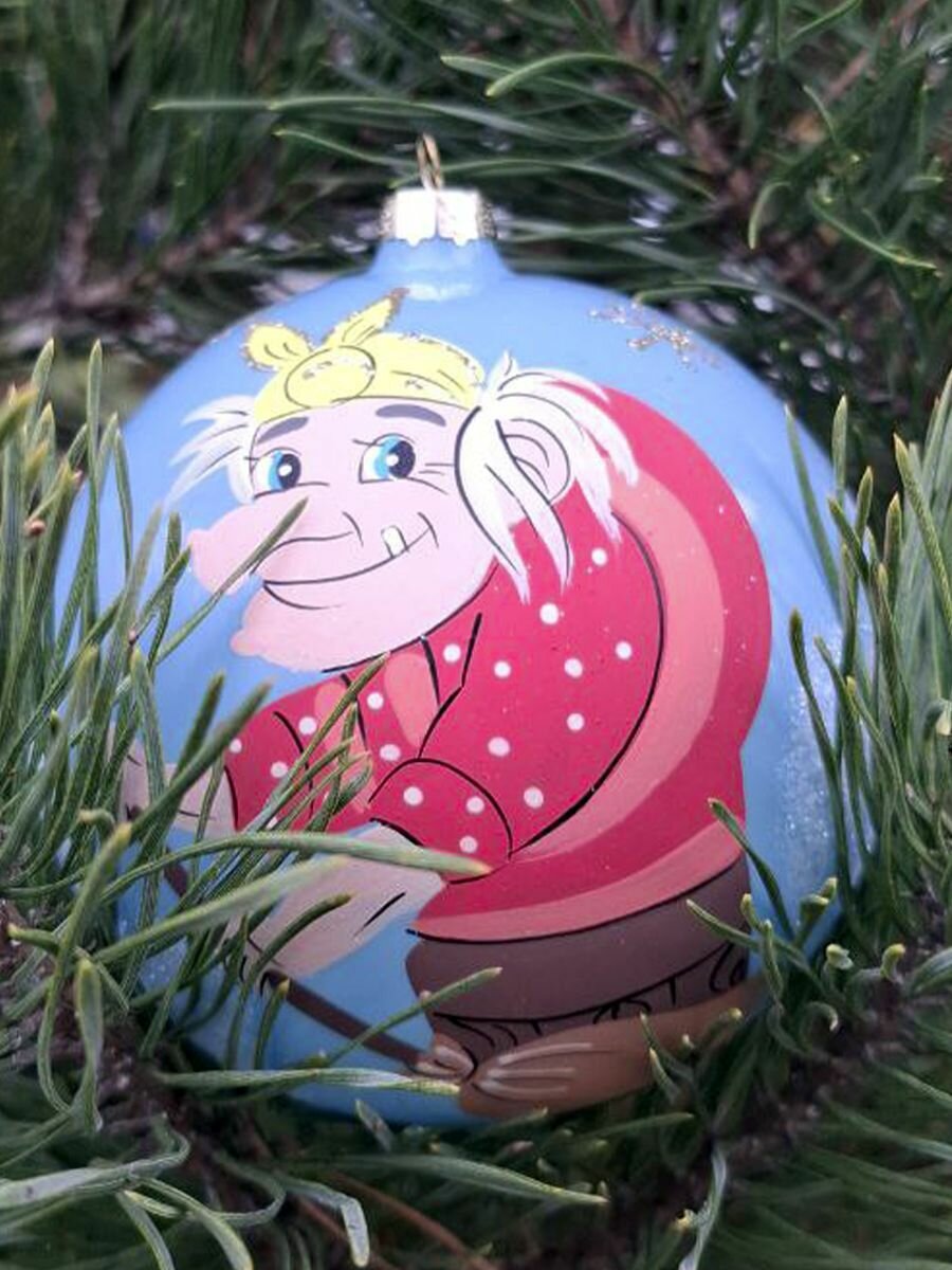 Елочный шар в индивидуальной упаковке с ручной росписью "Баба Яга"