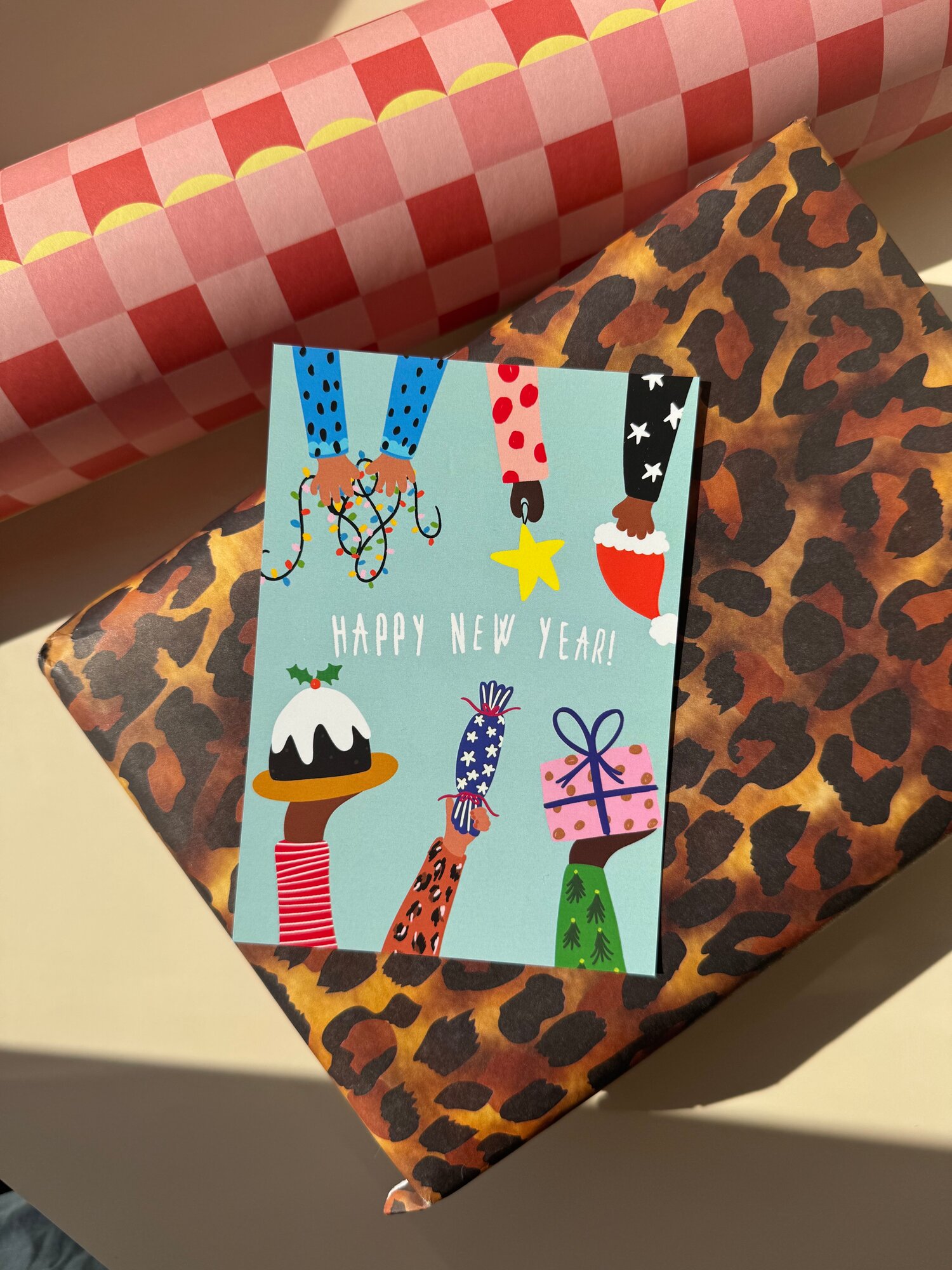 Новогодняя открытка "Happy New Year" от Вьюнчик, с крафтовым конвертом, 14,8х10,5 см (А6), стильная открытка